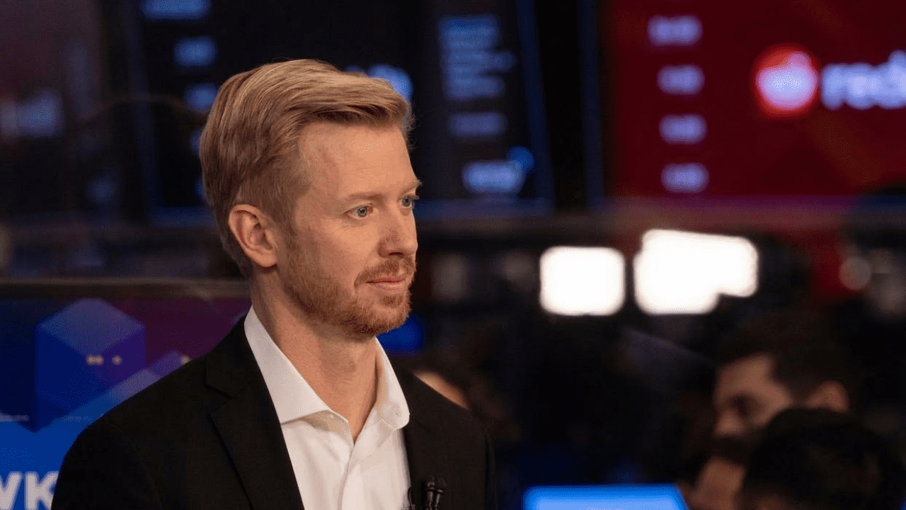 Reddit CEO Will 'Go Heavy' on Hiring New Grads Because They're 'AI Native'